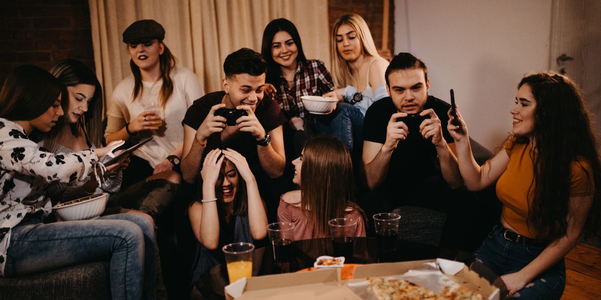 Best Ways to Meet New People in 2026 (Whether You Want Friends Or Love ...