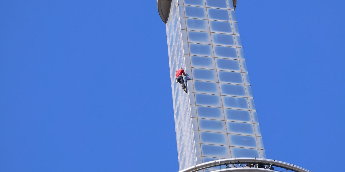 Watch: Alex Honnold Scales 508‑metre Skyscraper Without Ropes in Daring ...